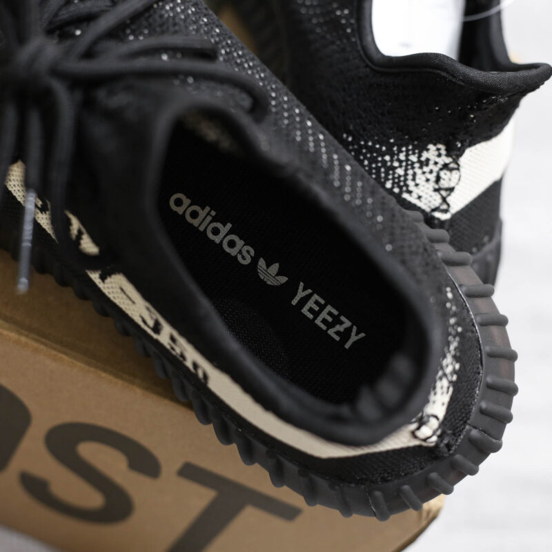 Giày adidas Yeezy Boost 350 V2 'Oreo' - Cop Sneaker