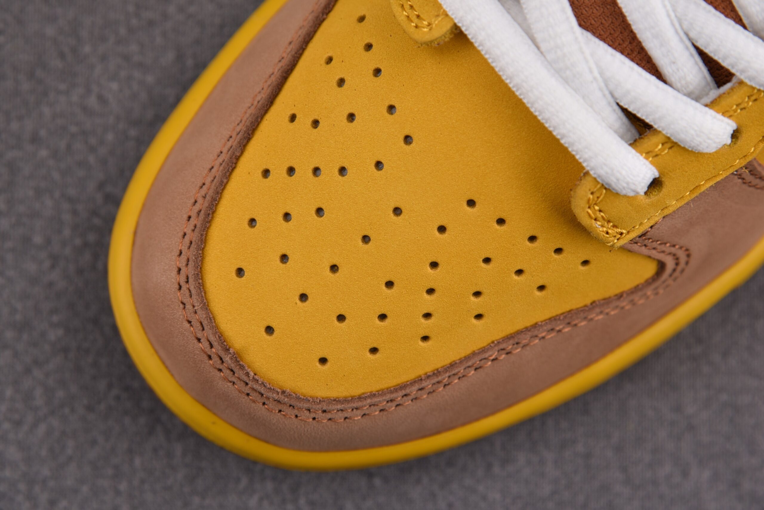 (BEST) Nike SB Dunk Low Premium 'NEWCASTLE BROWN ALE' - Cop Sneaker