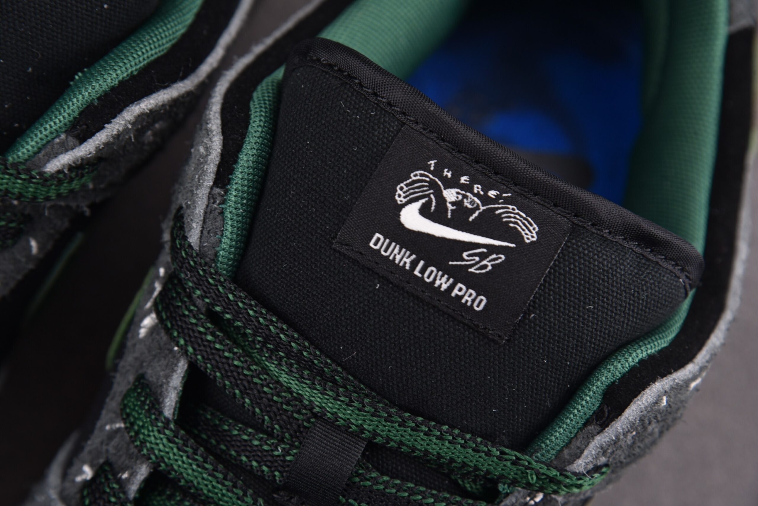 (BEST) Nike SB Dunk Low 'THERE SKATEBOARDS' - Cop Sneaker